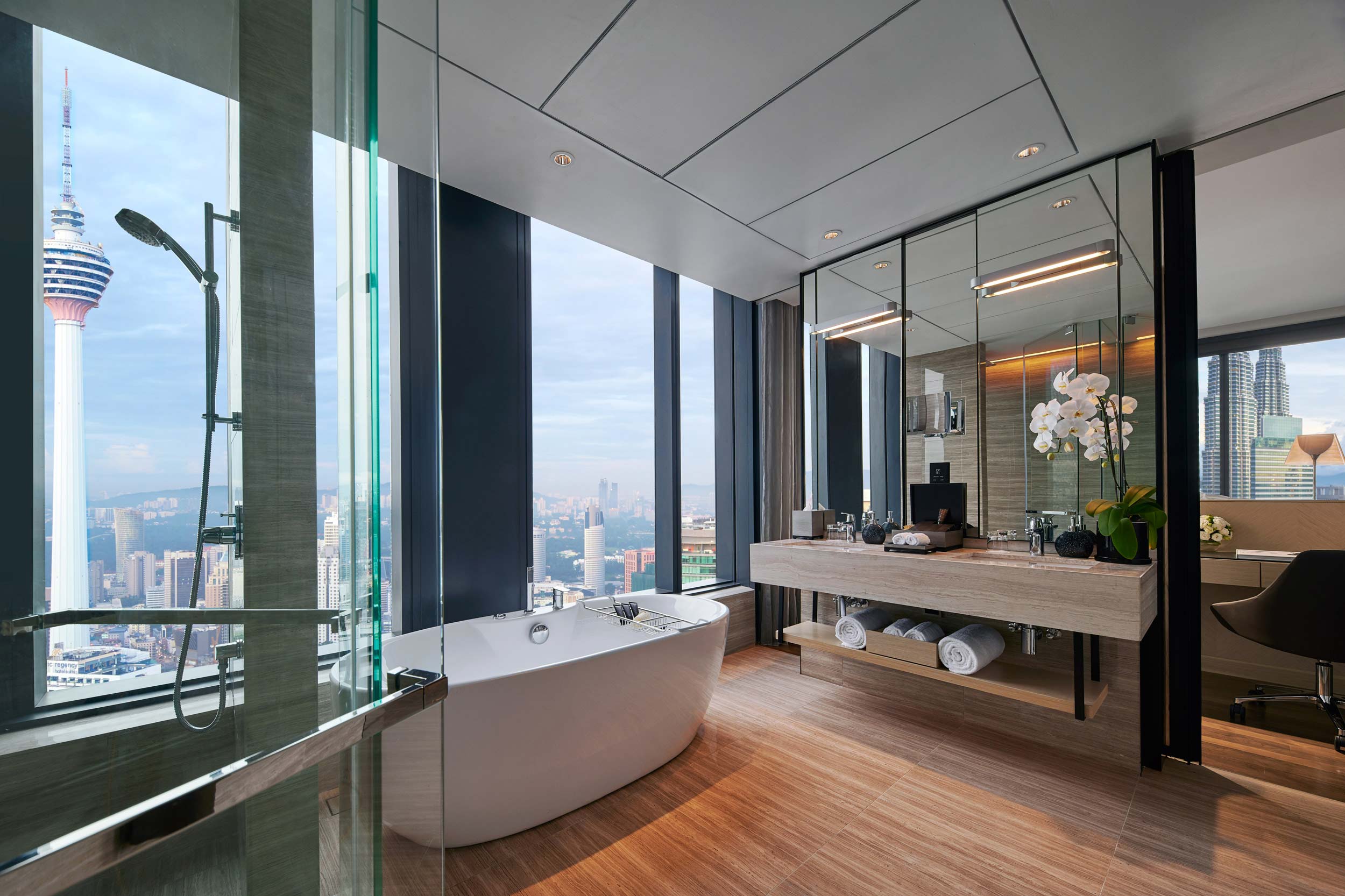 Premier King Infinity Room: Twin Towers & KL Tower Views | EQ Kuala Lumpur