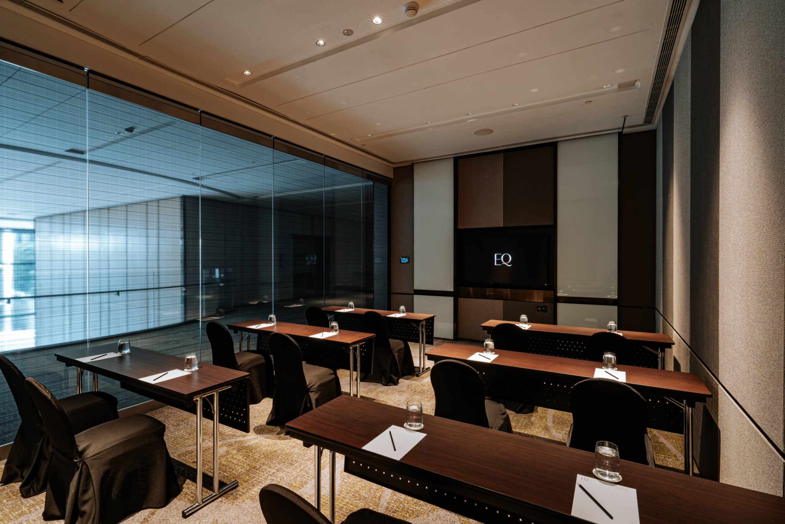 Huddle: Strategy Session Room & Boardroom Meetings | EQ Kuala Lumpur