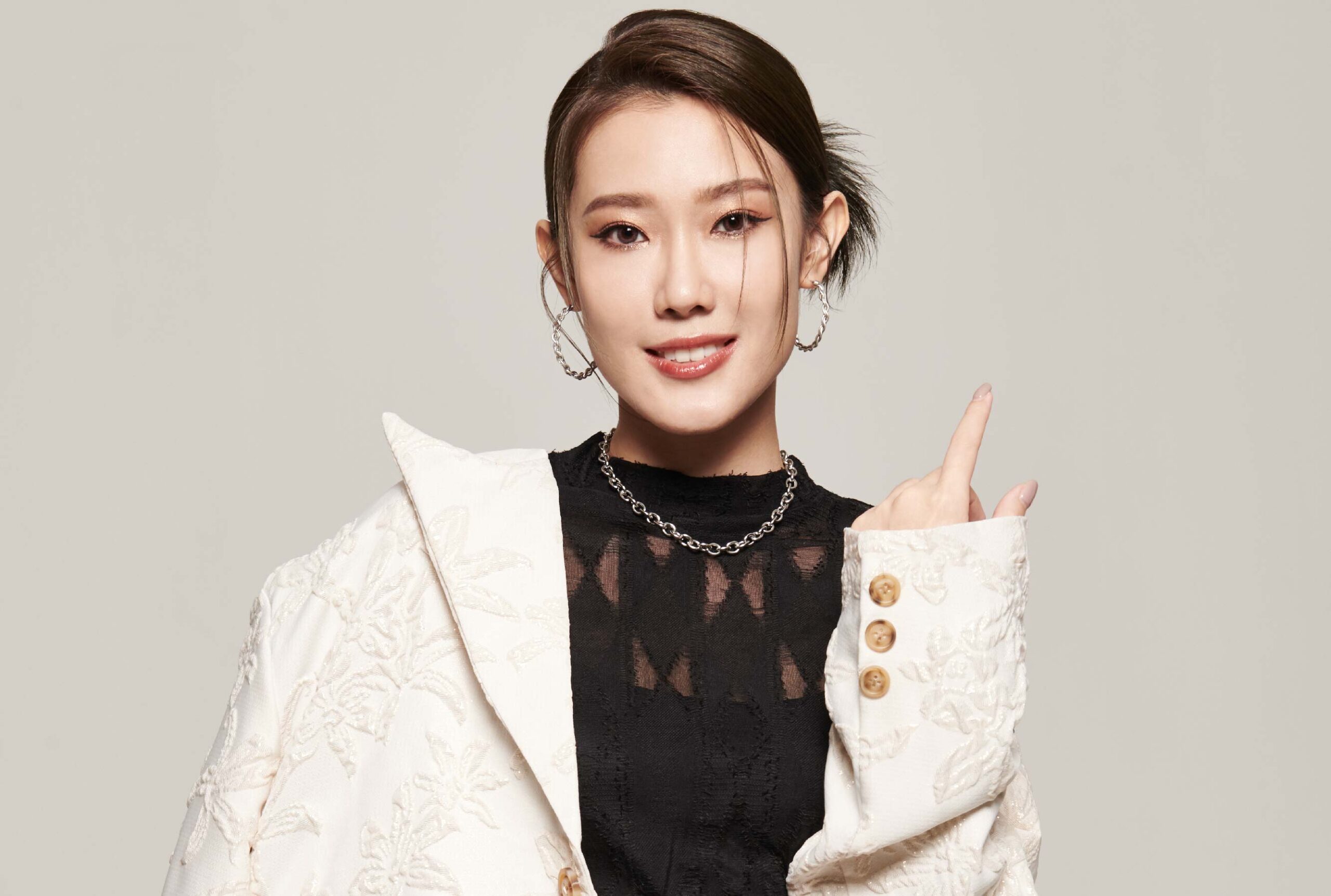 Yuii Chan Live Music: Pop, R&B, Jazz and Broadway | EQ Kuala Lumpur